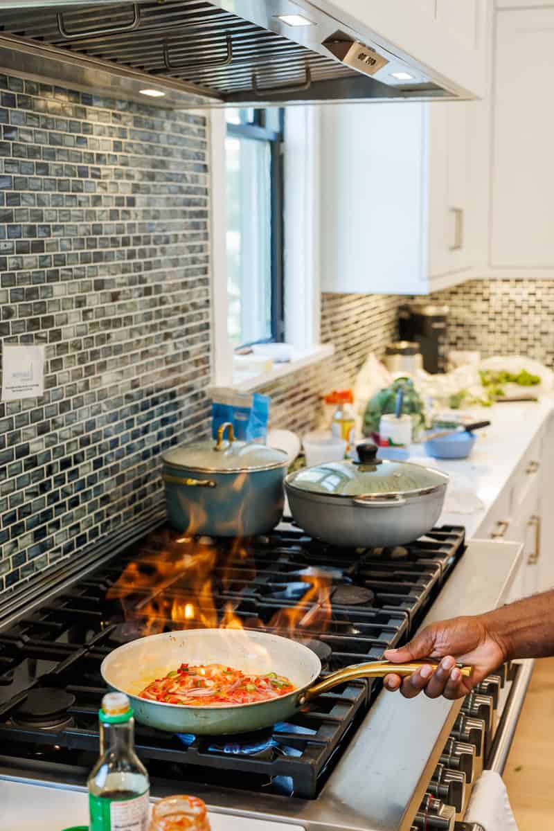 Charleston Fresh Air Retreat - Sweet Peas and Saffron