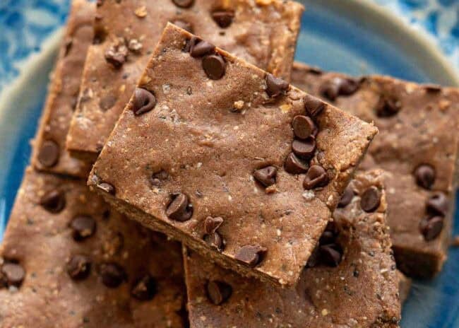 The Best Homemade Protein Bars - Sweet Peas and Saffron